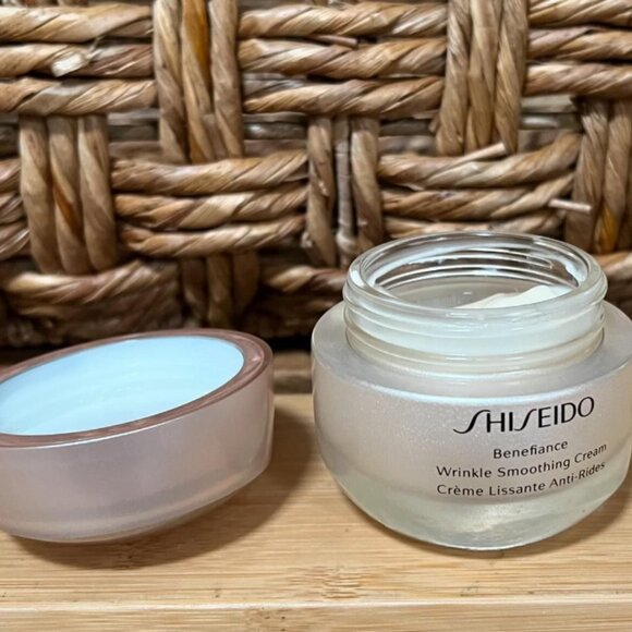 Shiseido | Makeup | 8 Full Weekend Cosmetics Counter Display Shiseido ...